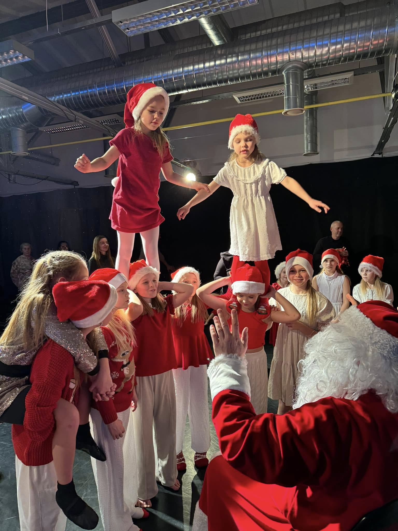 KOIT Tantsukooli kogupere jõuluõhtu - Koit tantsukool